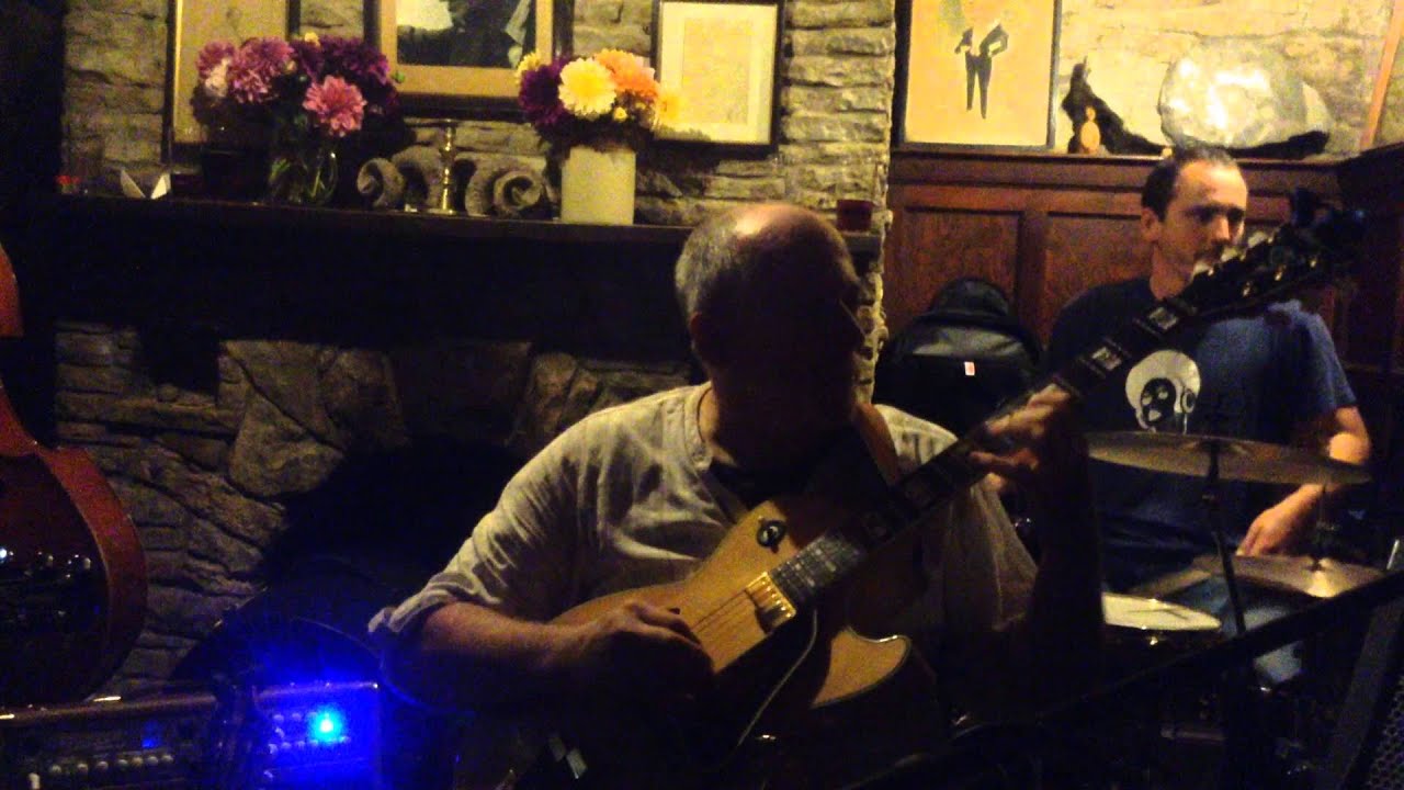 Radio Banska feat. Craig Crofton & Justin Fellows - YouTube