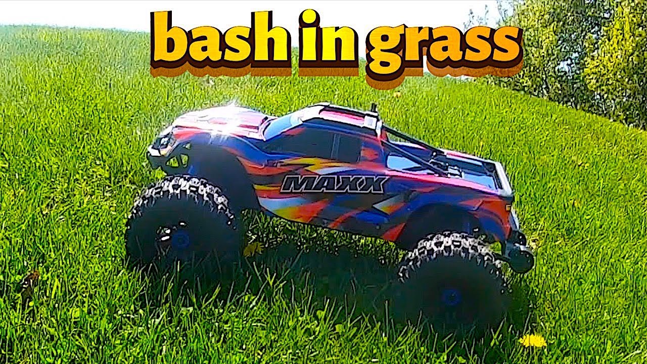 V2 TRAXXAS MAXX SPEED BASH IN GRASS - YouTube