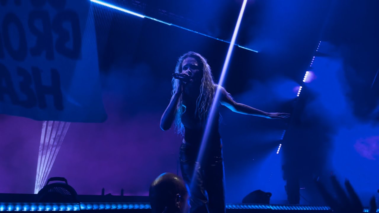 Halsey - Without Me, Live in Irvine | HD - YouTube