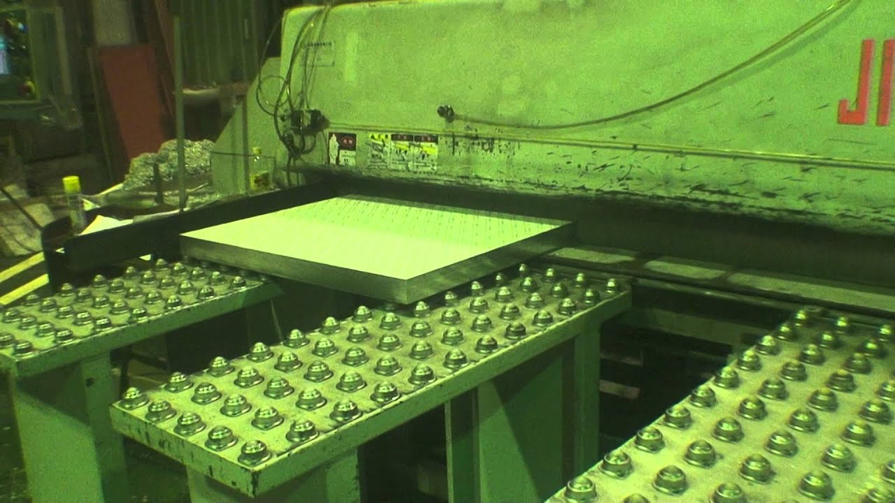 JIH 8CS NC AUTOMATIC PANEL SAW - YouTube