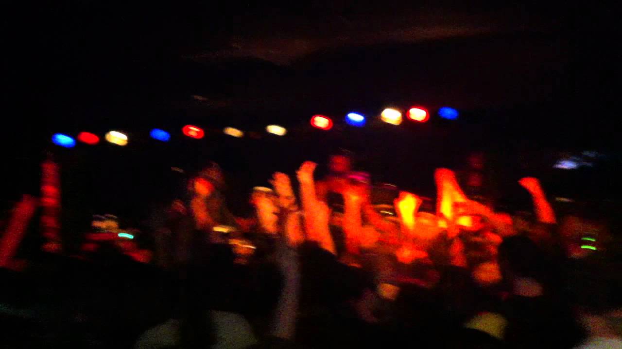 Emery - Scissors (Live) - YouTube