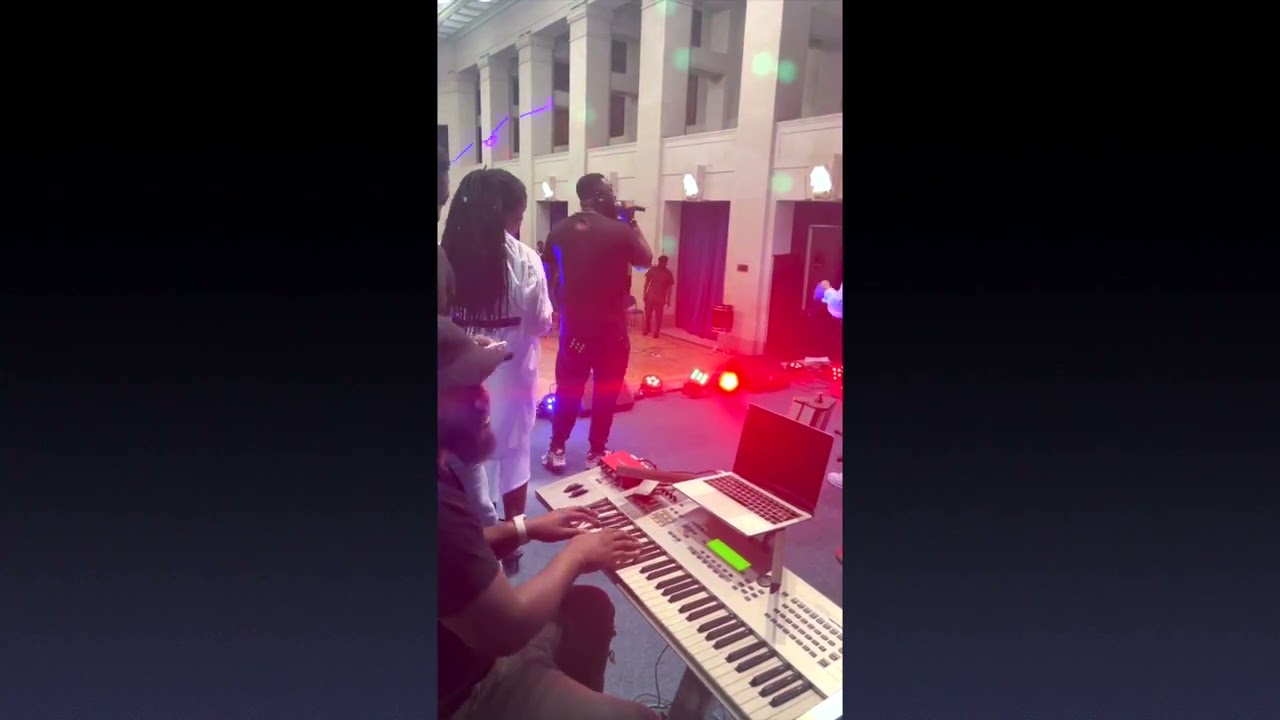 CRAZY PERFORMANCE SHARING THE STAGE WITH MOG!! - YouTube