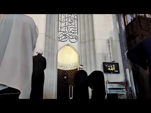 Sheikh Abdul Karim Al-Makki Maghrib Prayer In State Mosque Shah Alam ...