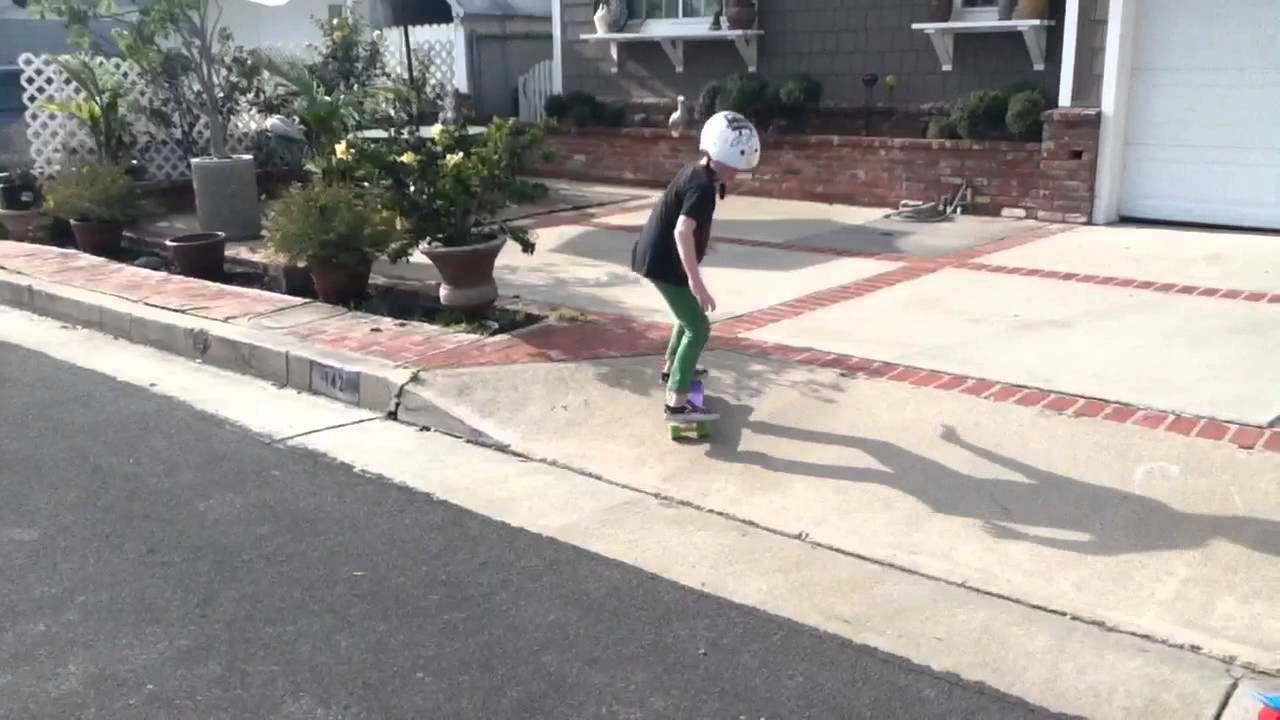 Worst Skateboard Crashes 2013 - YouTube