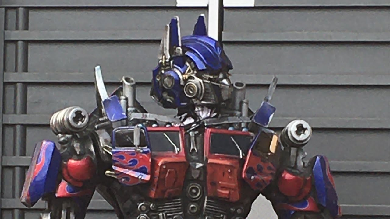 Optimus Prime at Universal Studios Part 2 - YouTube