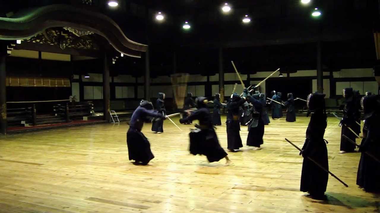 Kendo training at Butokuden, Kyoto - YouTube
