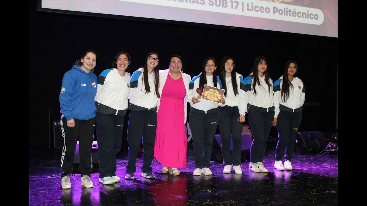 Premio Municipal Logro Deportivo Grupal a Fútbol Femenino Sub17 ...
