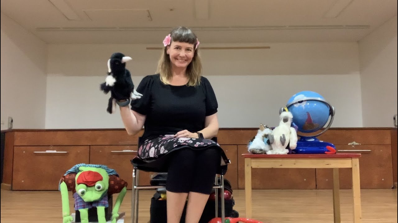 Maggie the magpie - YouTube