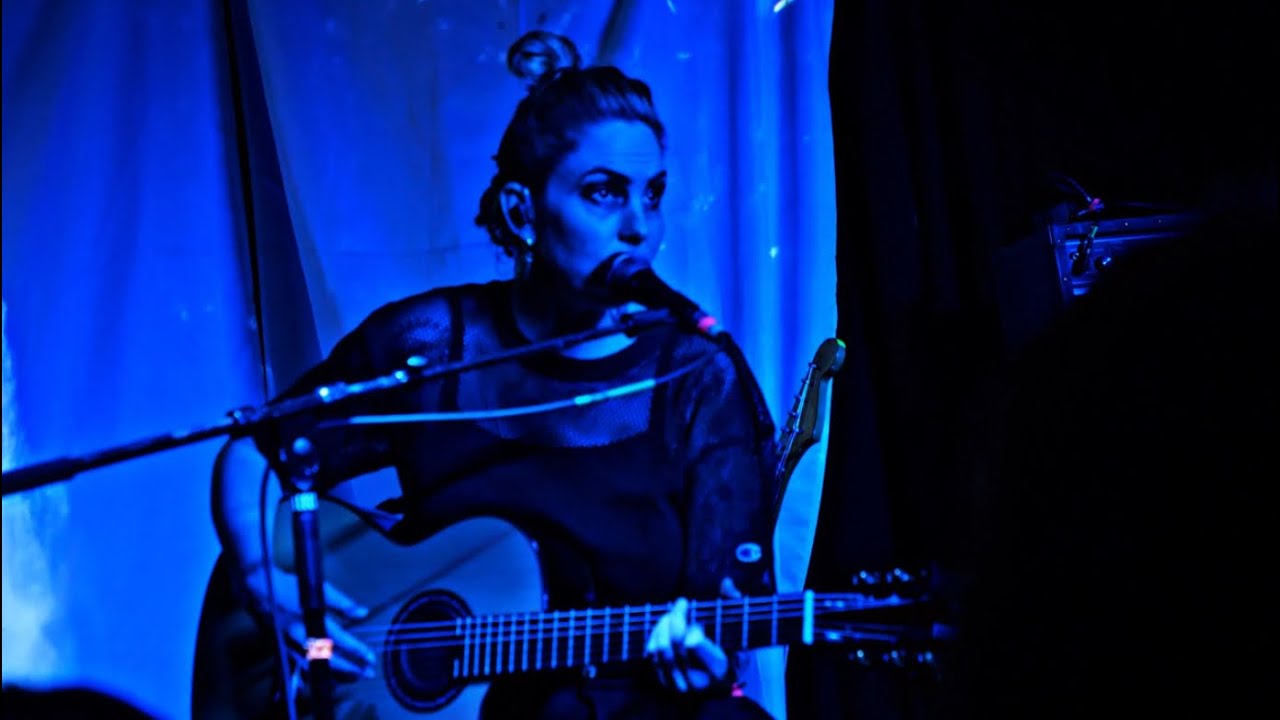 EMMA RUTH RUNDLE - YouTube