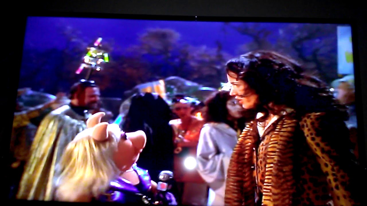 Muppets From Space Karate Chop To Shelly Snipes - YouTube