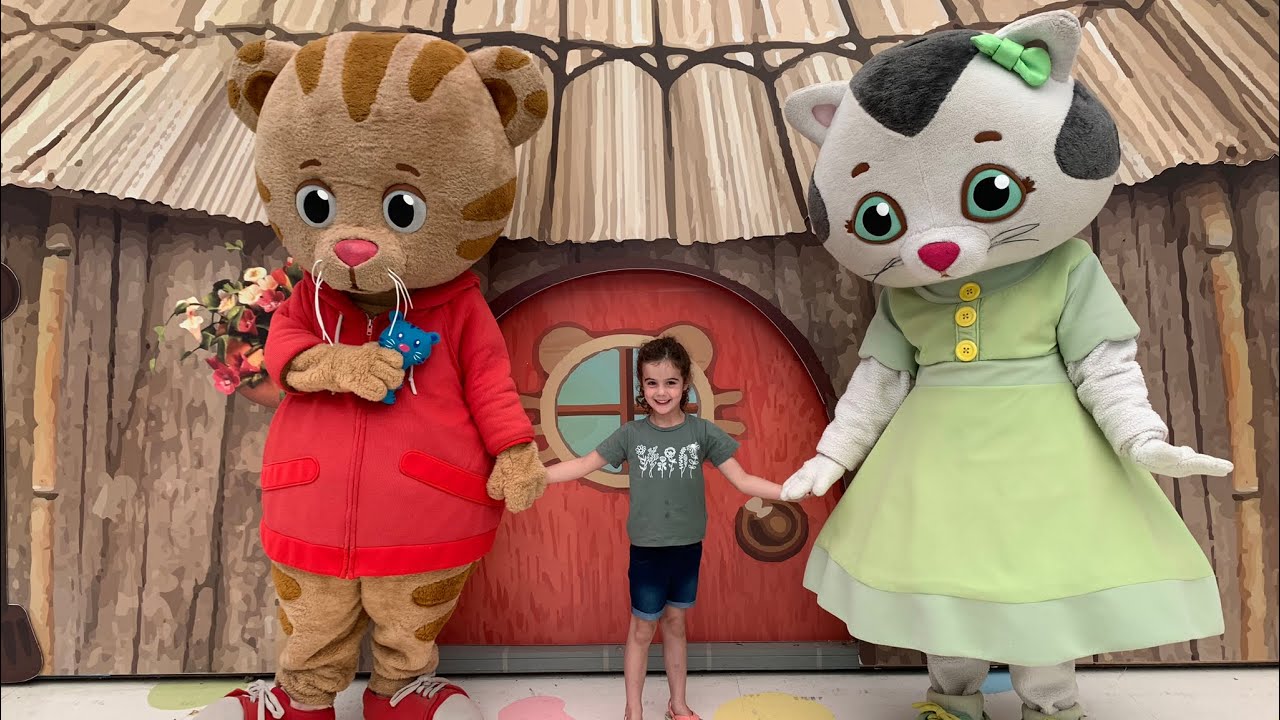 Story Land in Glen, New Hampshire | We met Daniel Tiger and had tea ...