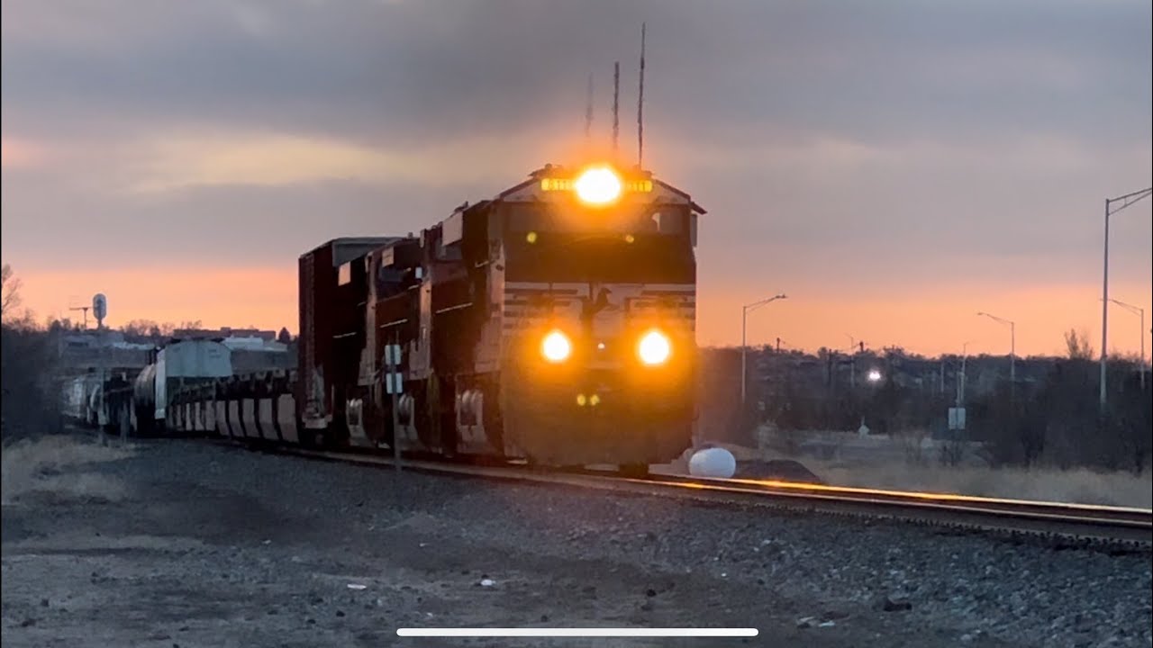 NS #8111 Lead’s NB H-SLADEN1-22A With Second Out BNSF Warbonnet Unit 3 ...