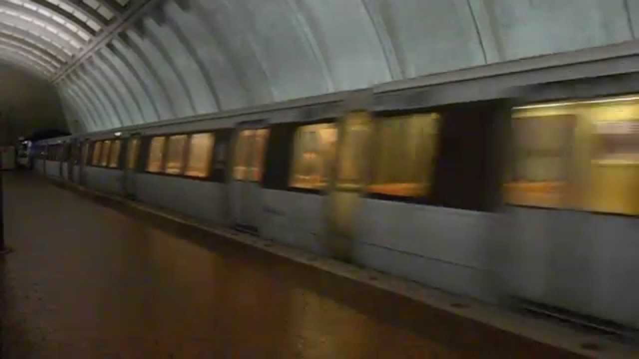 DC Metro (Wmata): 8 cars train to Silver Spring depart Medical Center ...