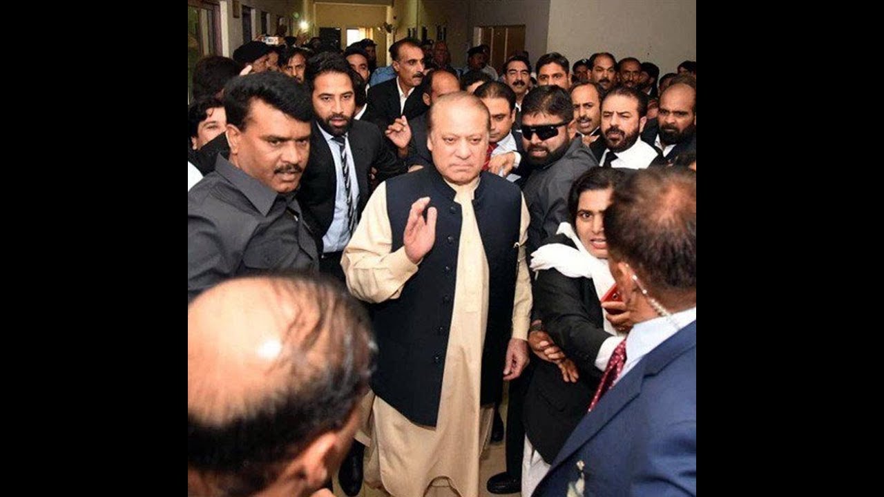 Nawaz Sharif arrives at Jati Umra, Lahore - YouTube