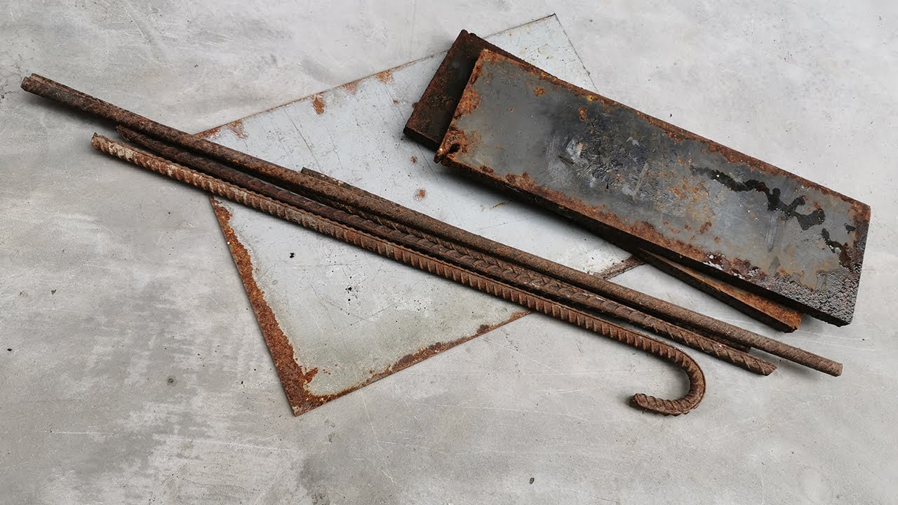 Sword-making furnace from scrap iron - YouTube