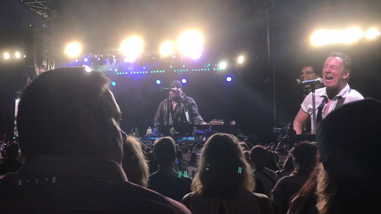 Trapped - Bruce Springsteen Melbourne Australia 4/2/2017 - YouTube