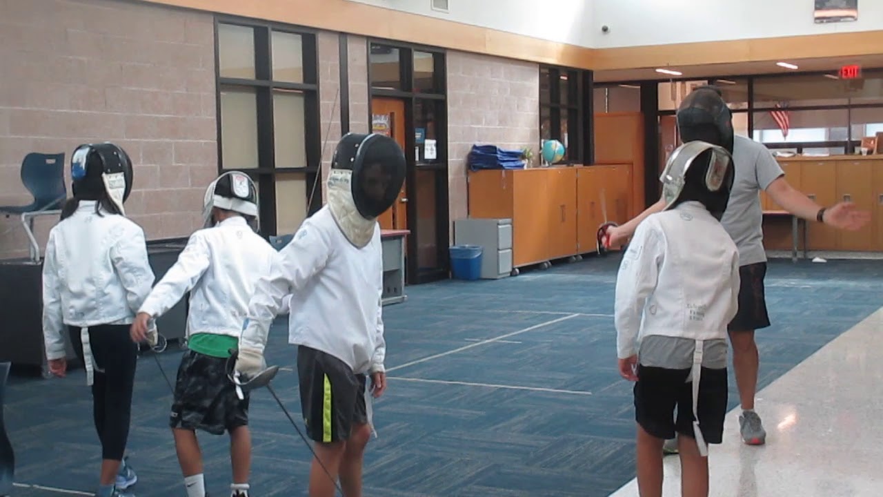 Defensive Stances in Fencing - YouTube