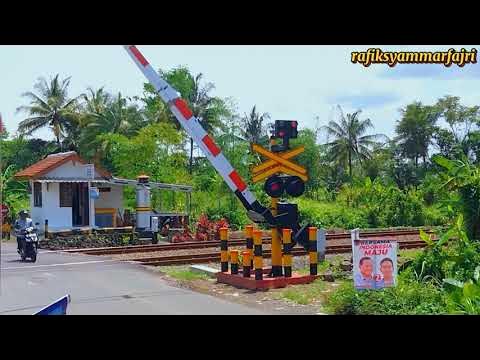 Kompilasi Kereta Api Di Palang Pintu Perlintasan KA | Railroad Crossing Indonesia | Febuari2024 ...