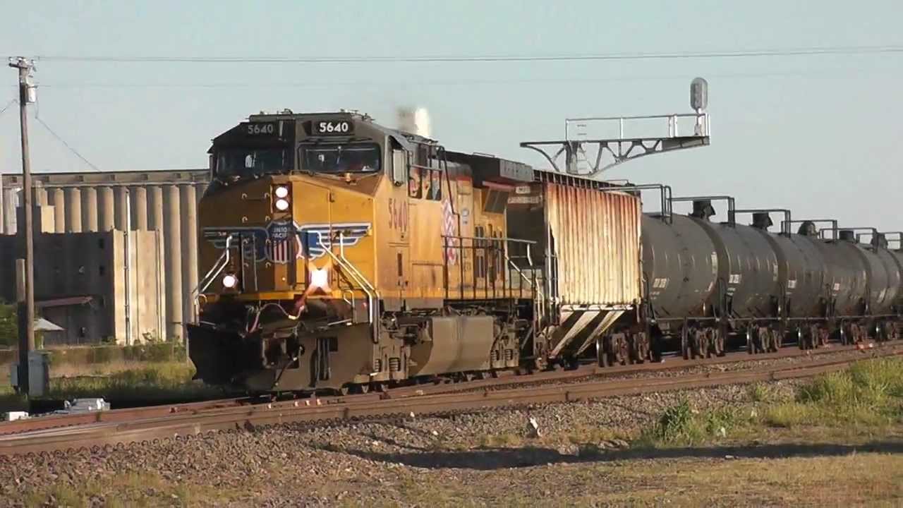 Union Pacific tanker train at Saginaw, Texas - UP5640 - YouTube
