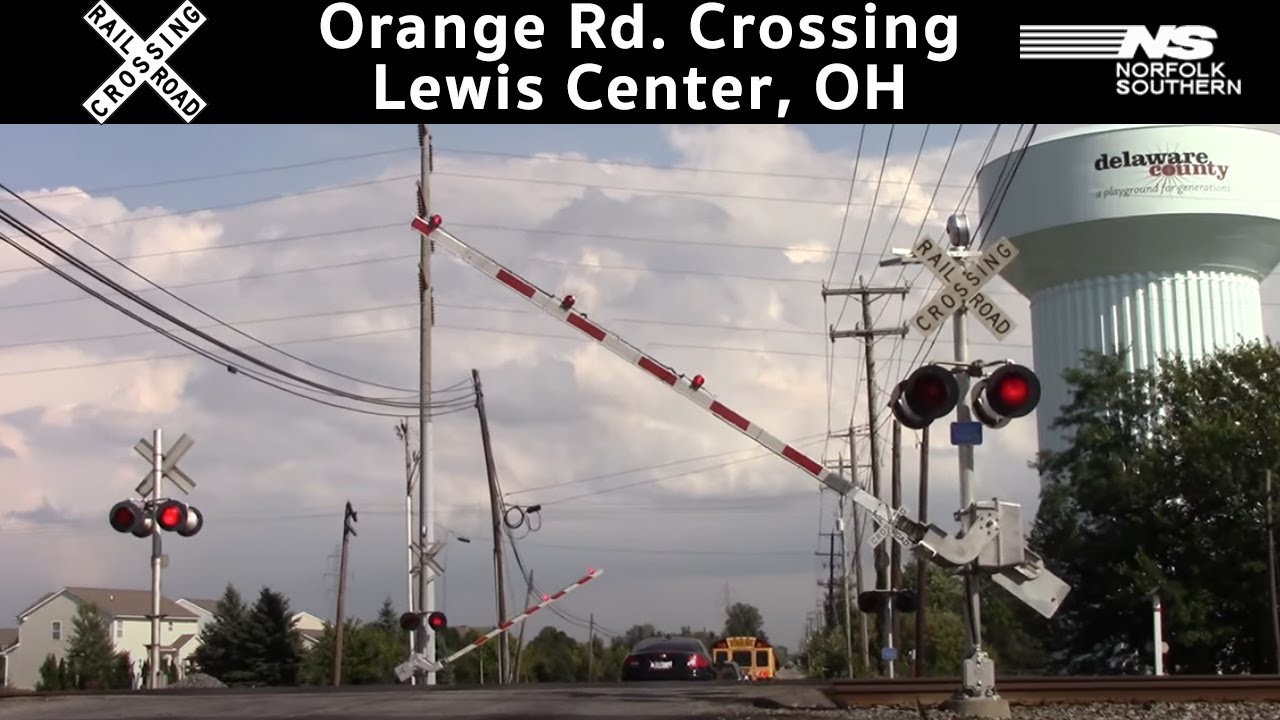 Orange Rd. Grade Crossing (Lewis Center, OH) 10/3/18 - YouTube
