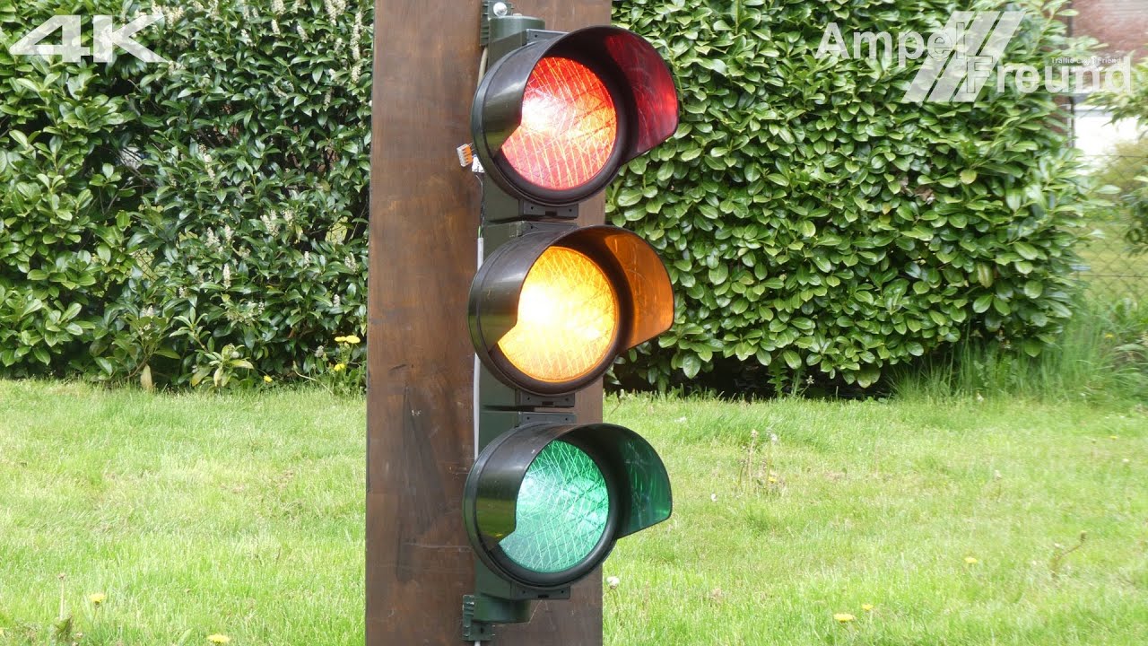 [4K] 70s Signalbau Huber Designa Traffic Light with mirror lenses Ø200 ...