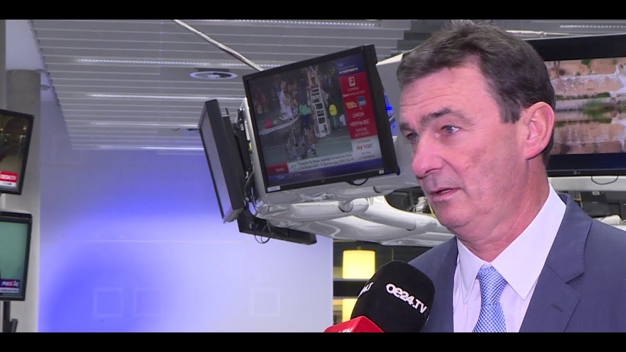 Ausgetschickt: Karl Baron im Newsroom - YouTube