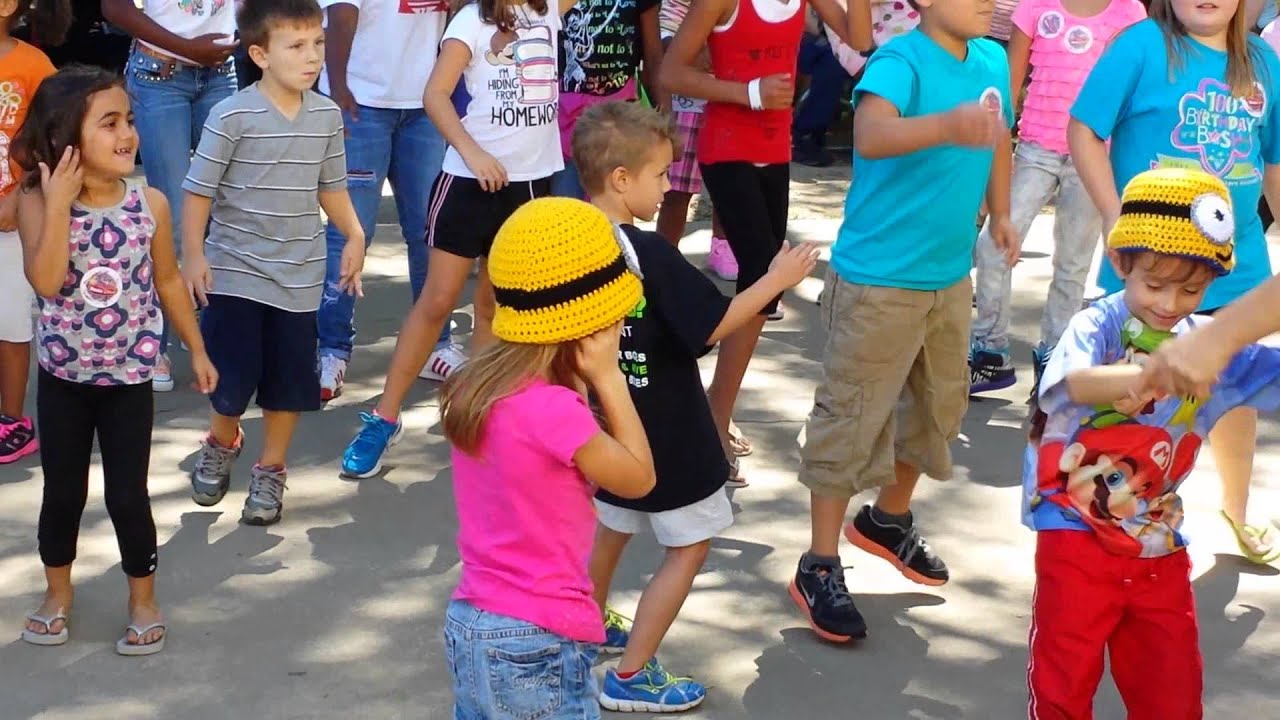 Cameron dancing at radio Disney - YouTube