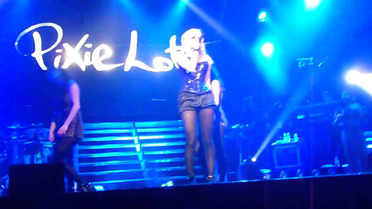 Pixie Lott Gravity [Crazy Cats Tour] Glasgow 24/11/10 - YouTube