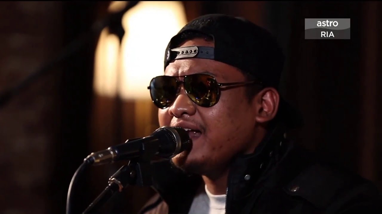 Projector Band - Sambutlah Kasih (Cover) @ Unplugged Ria - YouTube