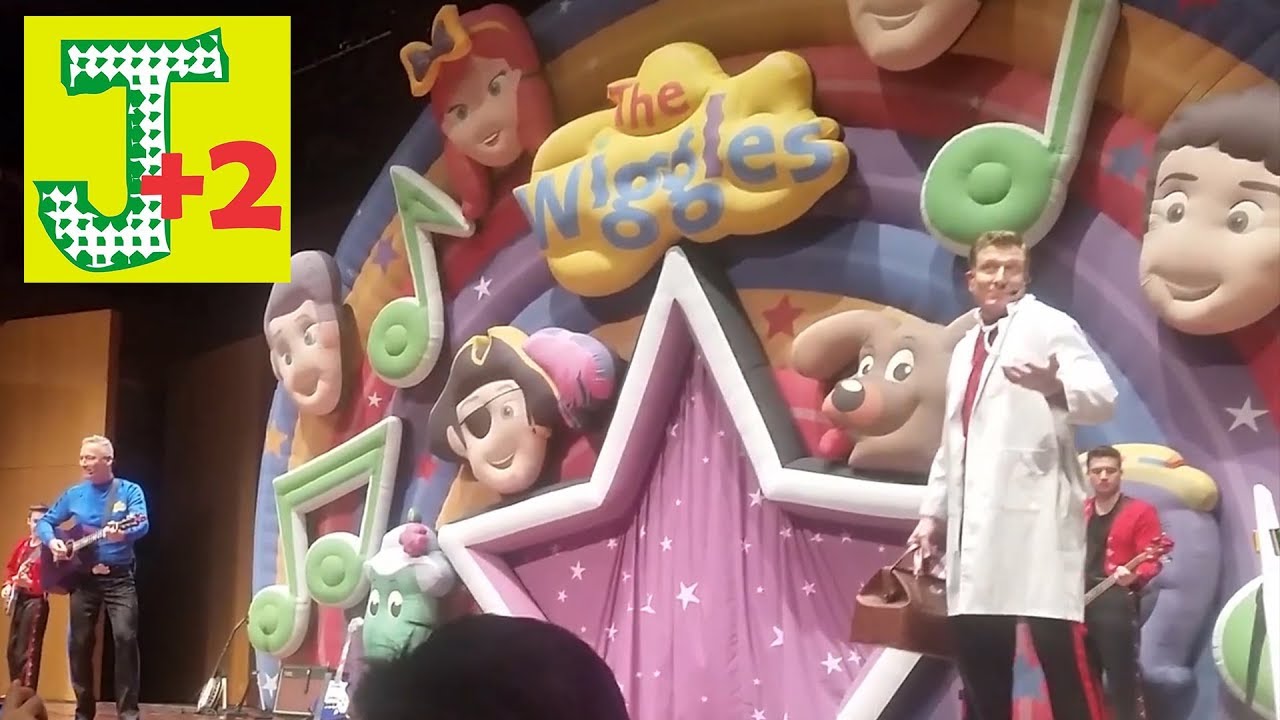 The Wiggles SIMON DOCTOR DRESS UP BULK BIlled - YouTube