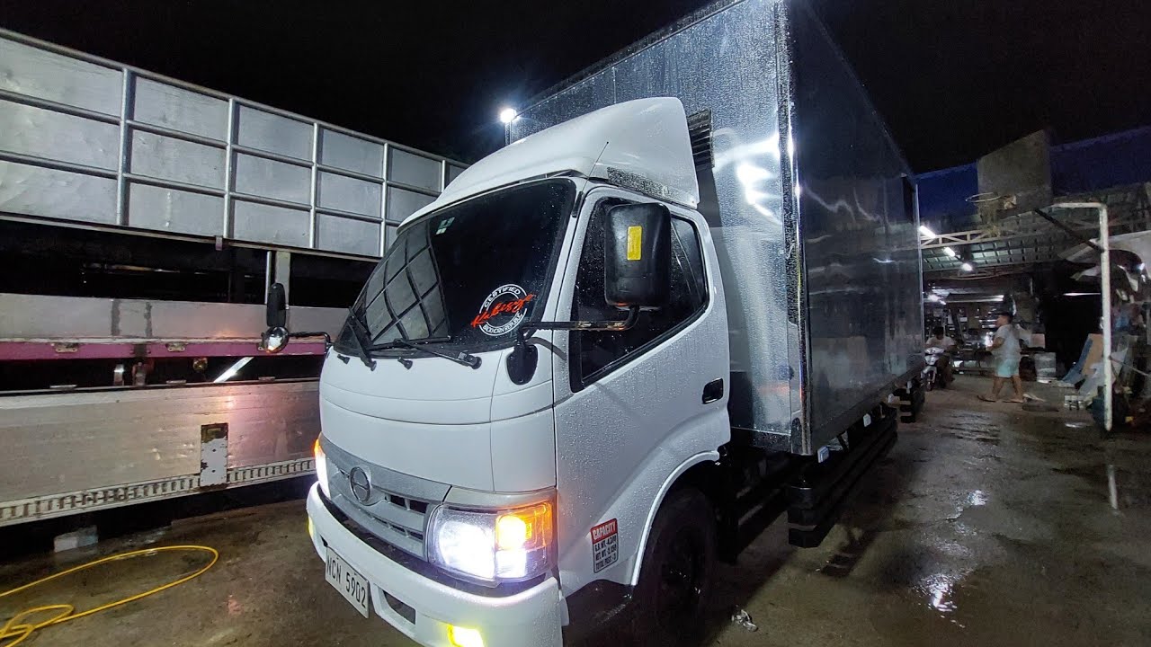 CLOSE VAN BODY BY TEAM KABISYO - YouTube
