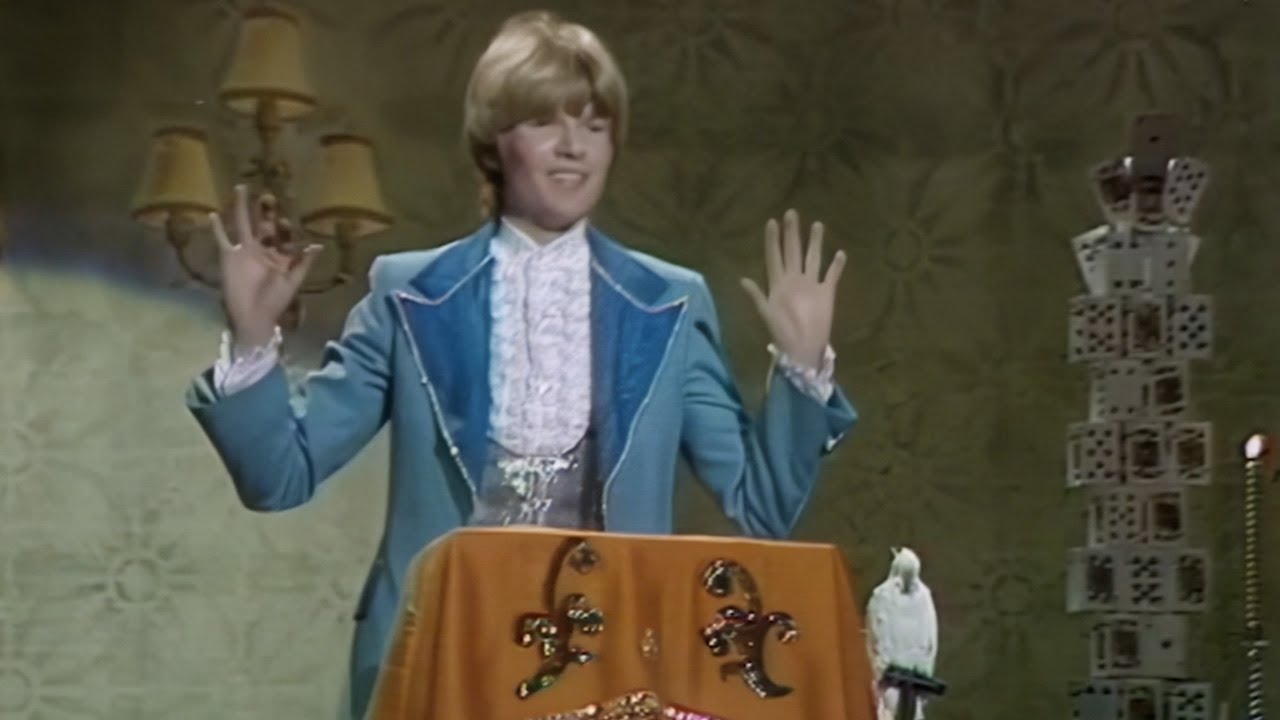 Russ Stevens performing on The Good Old Days, 1978. - YouTube