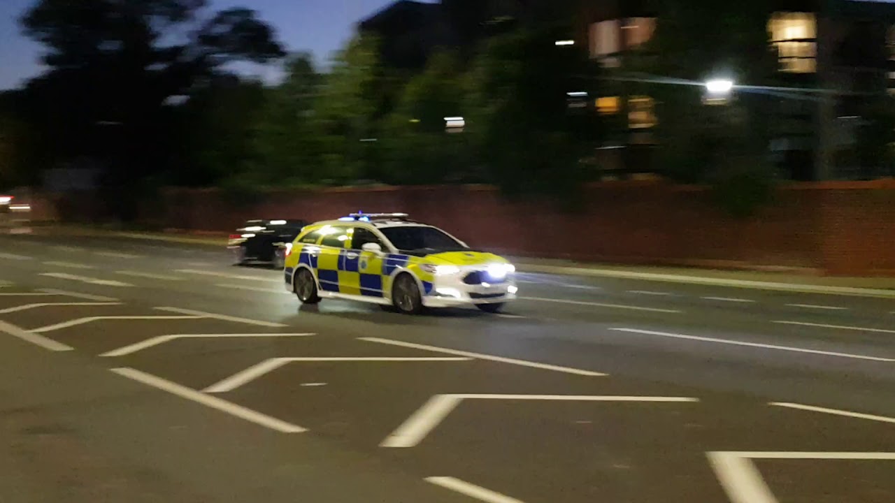 Merseyside police dog section mondeo responding - YouTube