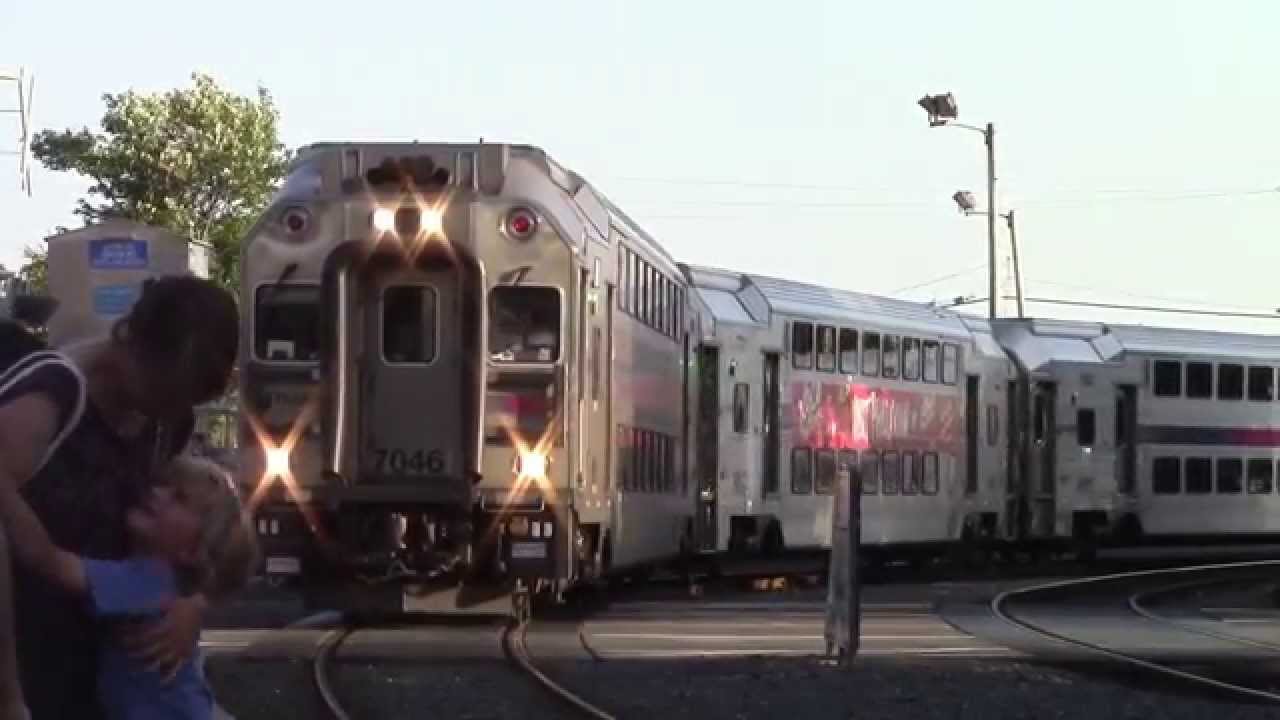 NJT Train 7362 Arrives and Departs Bay Head Station on Fathers Day - YouTube