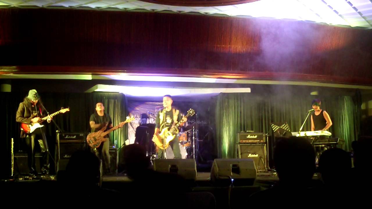 Shark Move at The Seventies Revival - YouTube