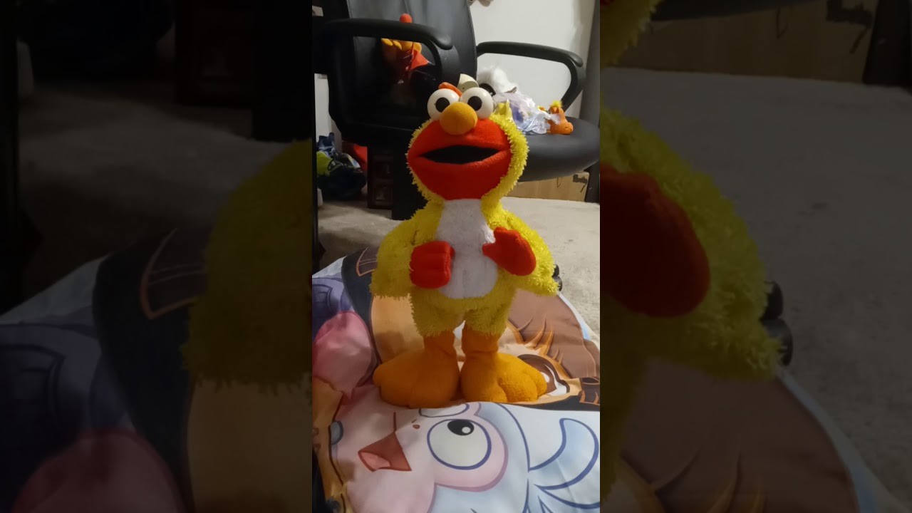 CHICKEN DANCE ELMO - YouTube