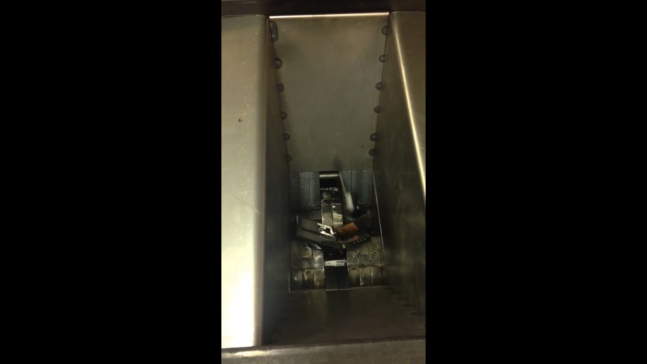 SHREDDER HARD DRIVE DISC SHREDDING MACHINE CRUSHER - YouTube