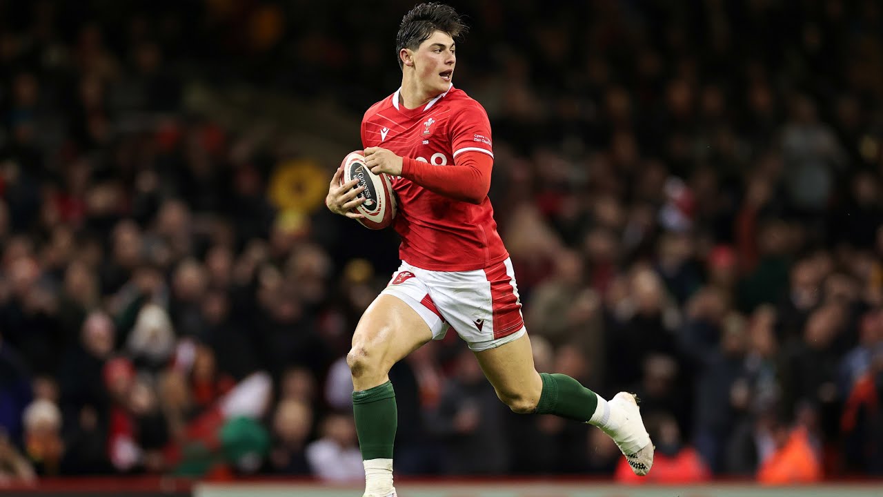 Welsh Rugby Star Louis Rees-Zammit Signs with Kansas City Chiefs! - YouTube