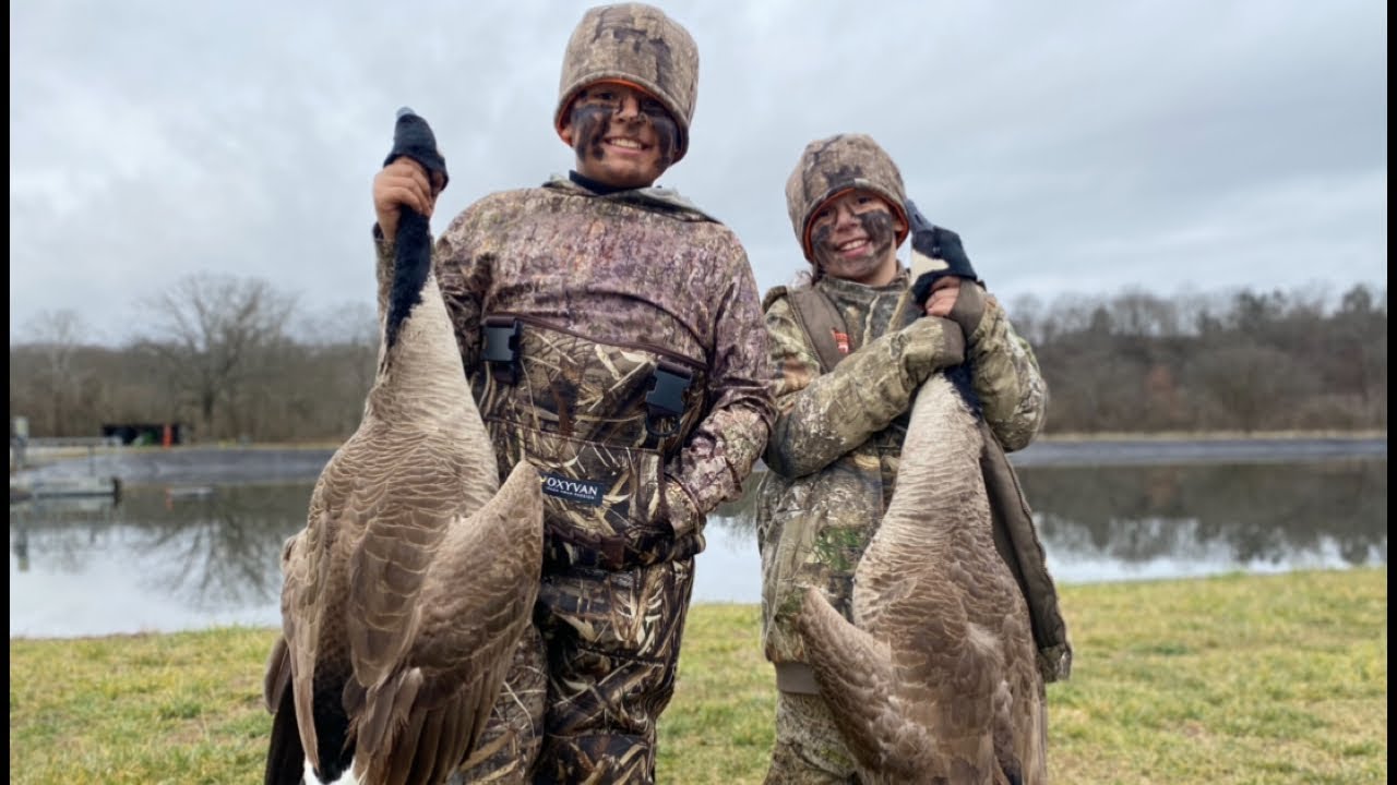 Duck Hunting Pfeiffer Fish Hatchery Kentucky 2021 - YouTube