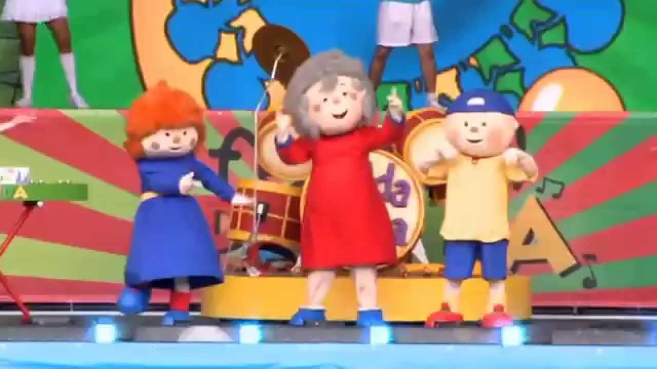 Ruca - Amigos do Ruca (Festival Panda 2011) - YouTube