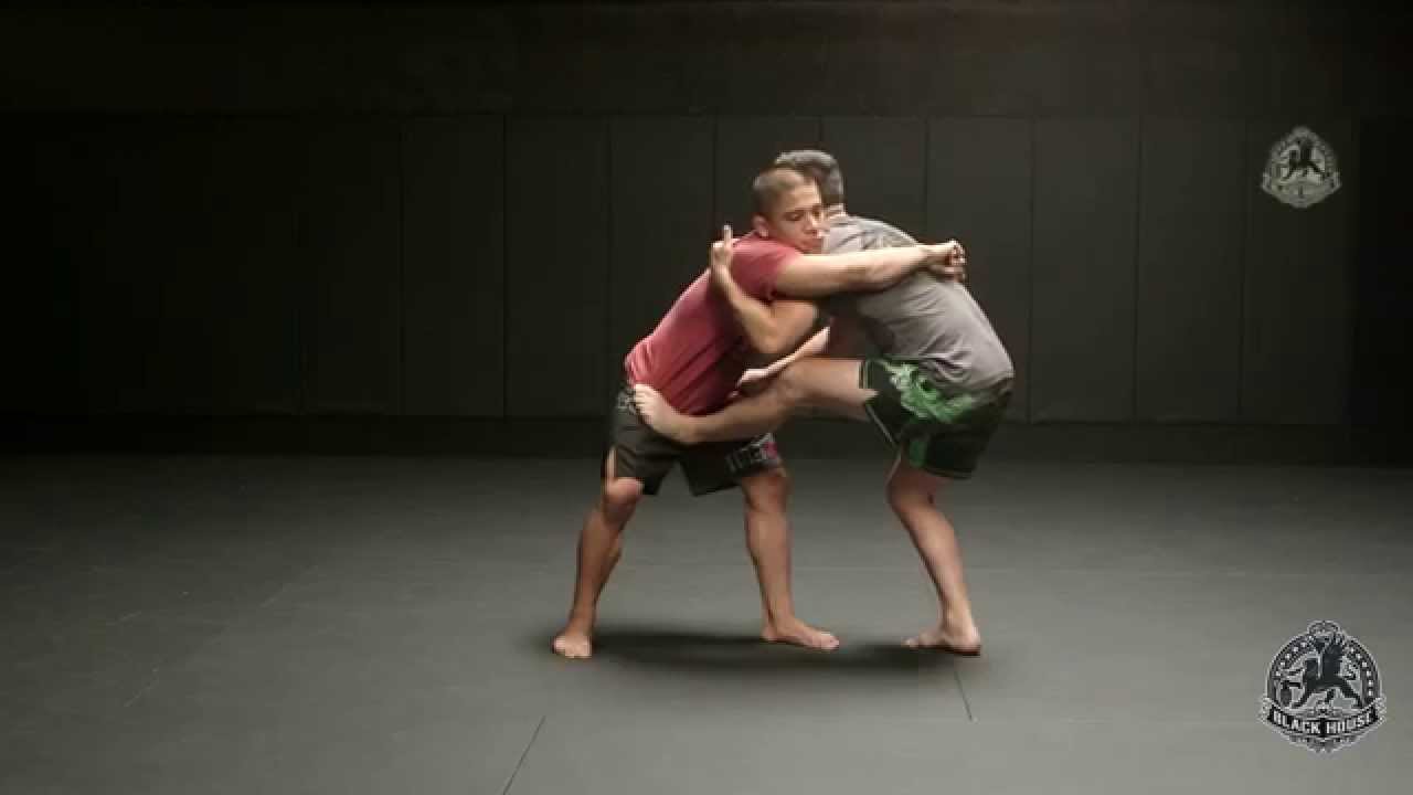 Black House MMA: Body Lock Defense to Omoplata by Pedro Munhoz - YouTube