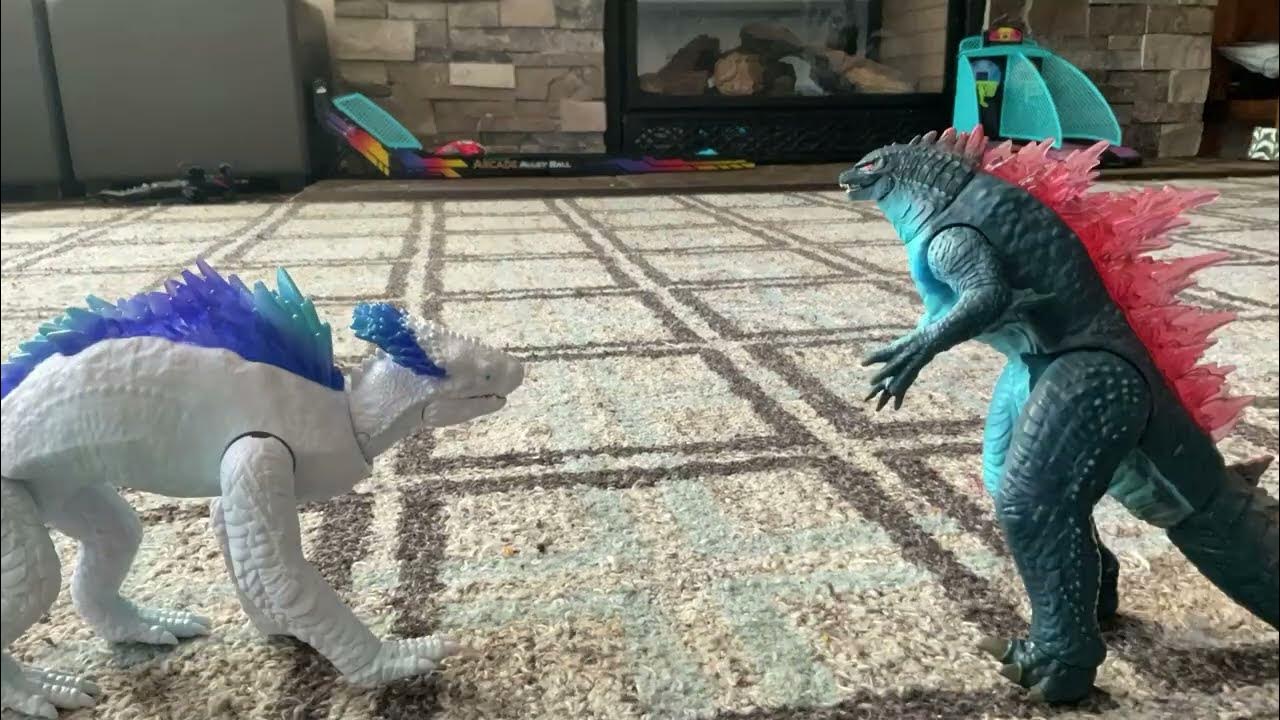 Evolved Godzilla vs shimo stop motion (with my cat at the end) - YouTube