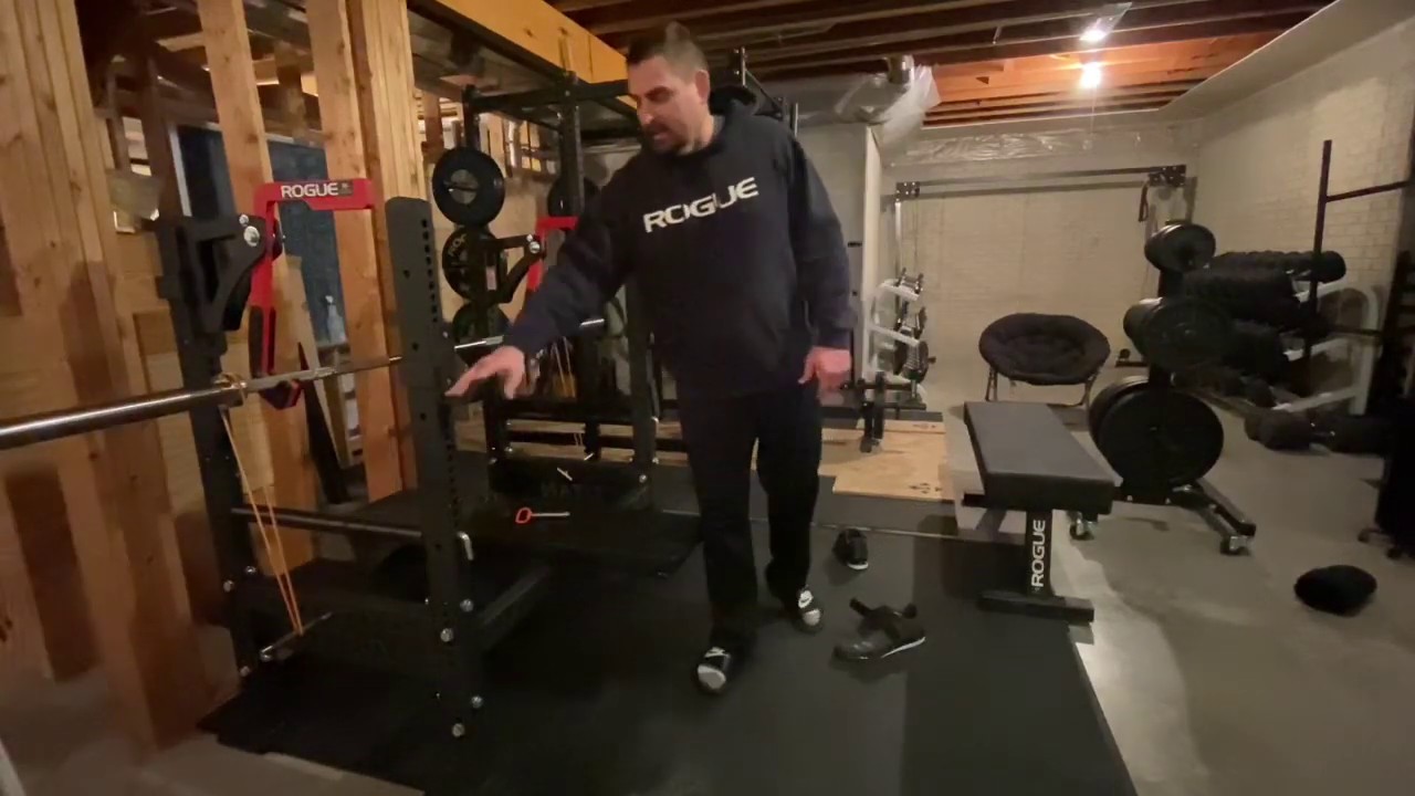 Titan competition Bench Review - YouTube