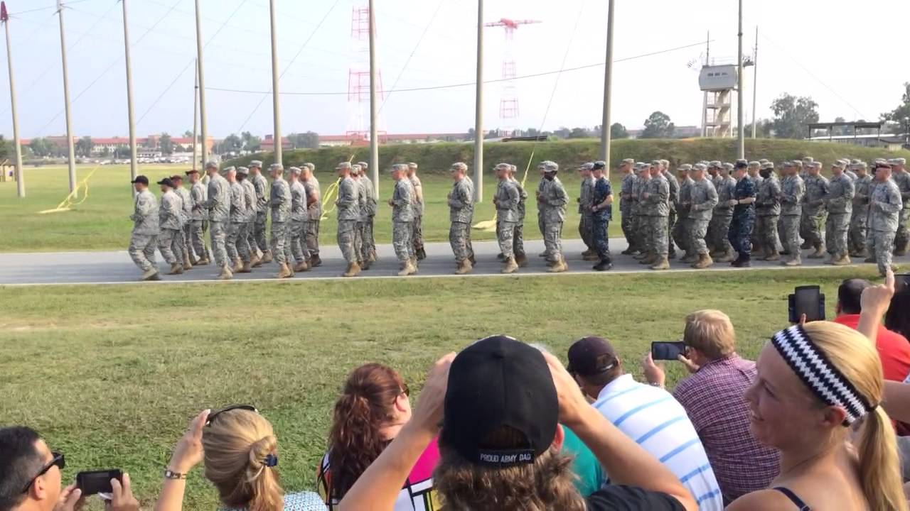 Airborne Graduation Ceremony - YouTube