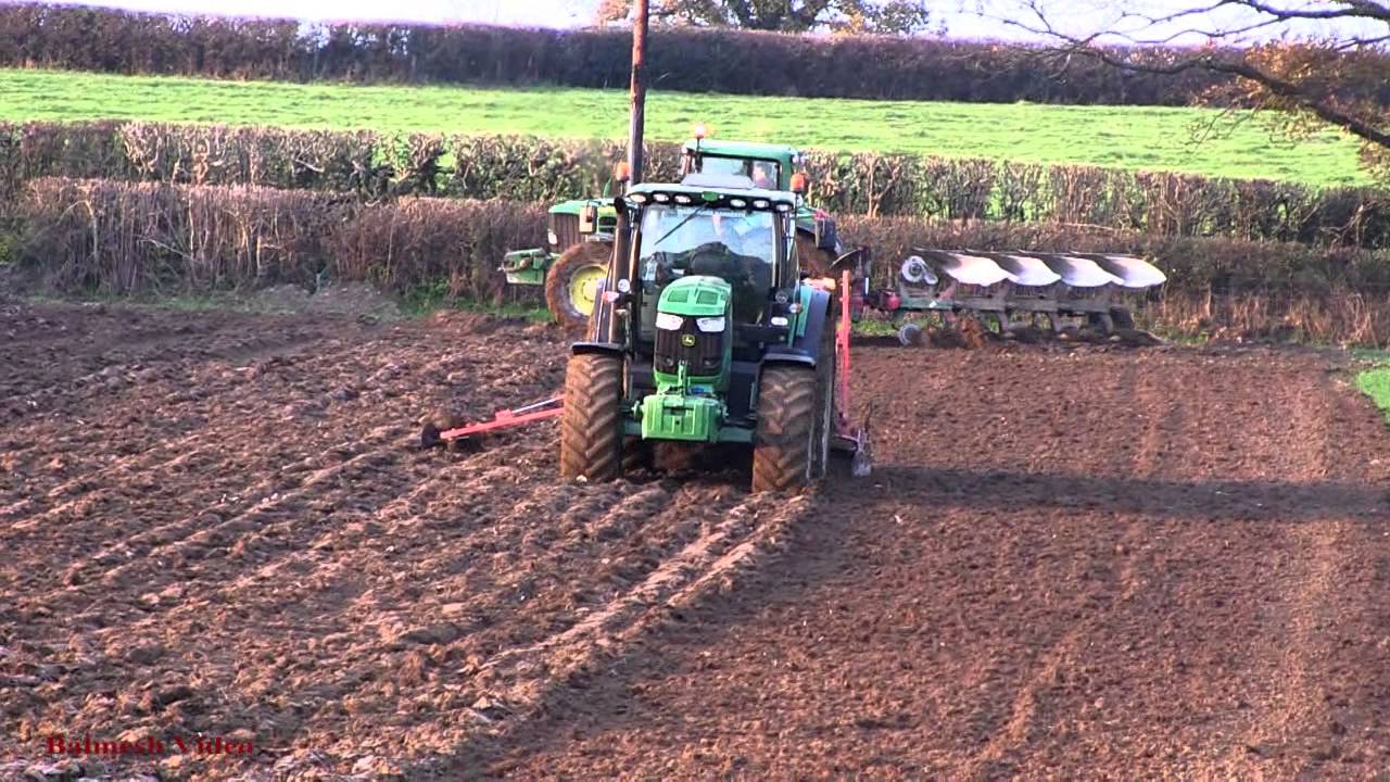 Busy Farm in November! - Six Tractors and a BigM. - YouTube