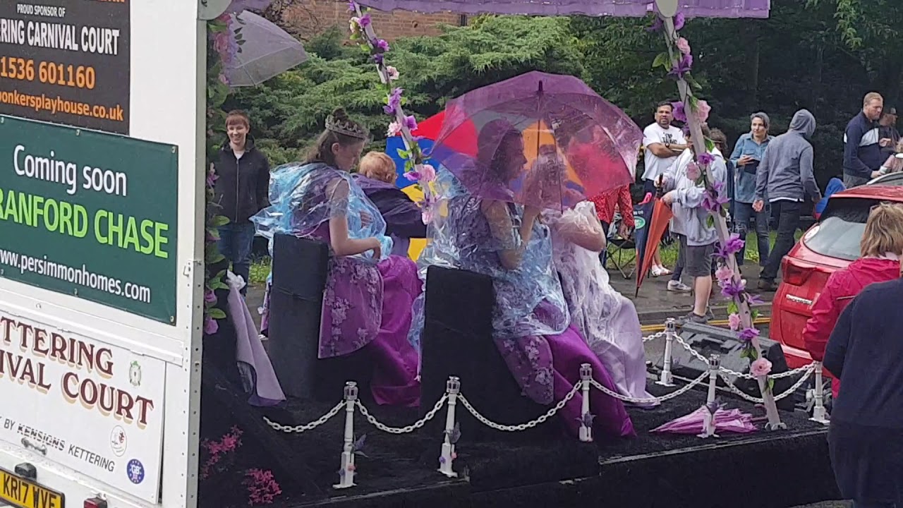Nuneaton carnival(1) - YouTube