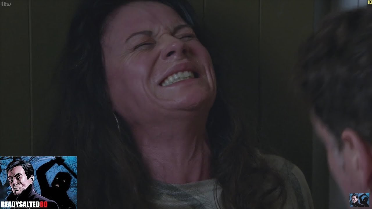 Emmerdale - Chas Gives Birth To a Baby Girl - YouTube