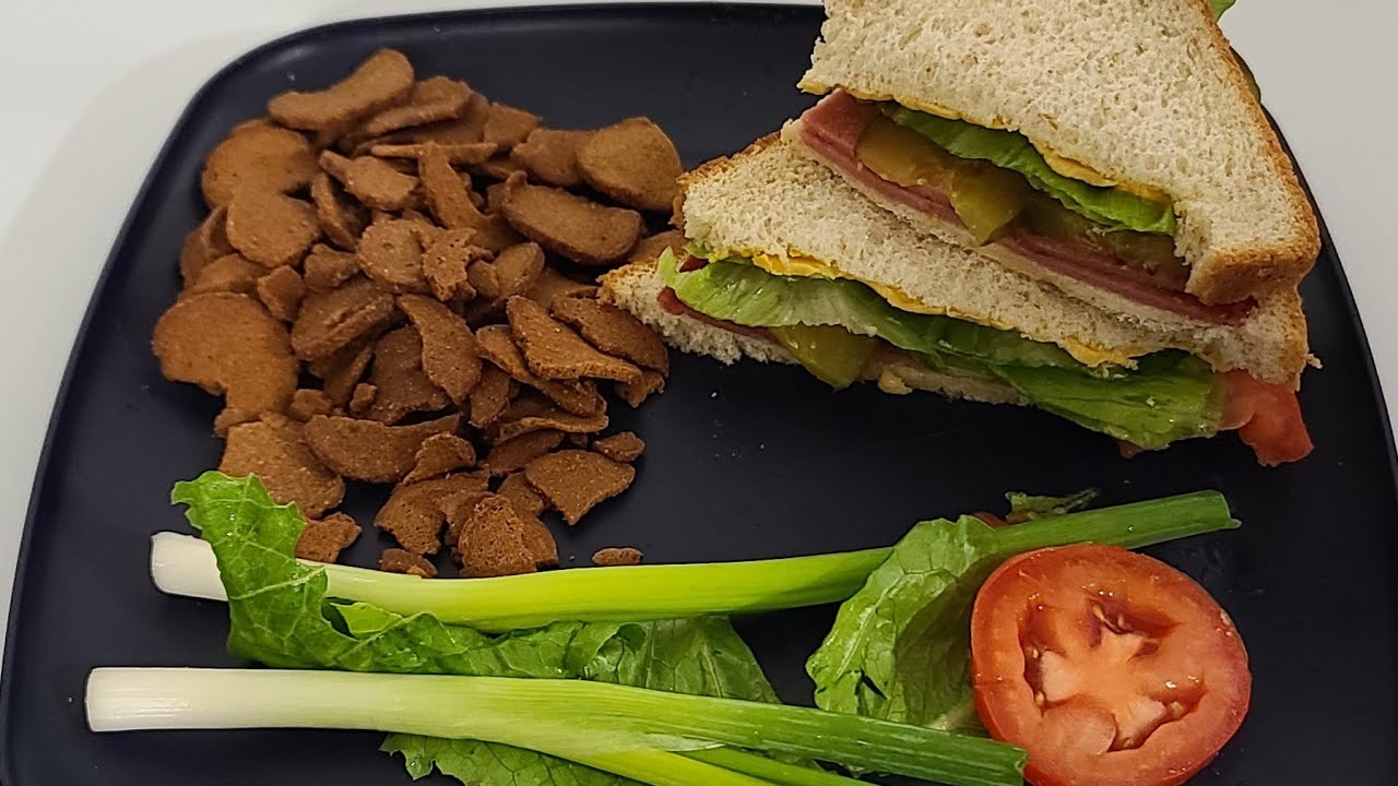 FRIED BOLOGNA & BOILED EGG SANDWICH. HAPPY KICKBACK SATURDAY 😁😋 - YouTube