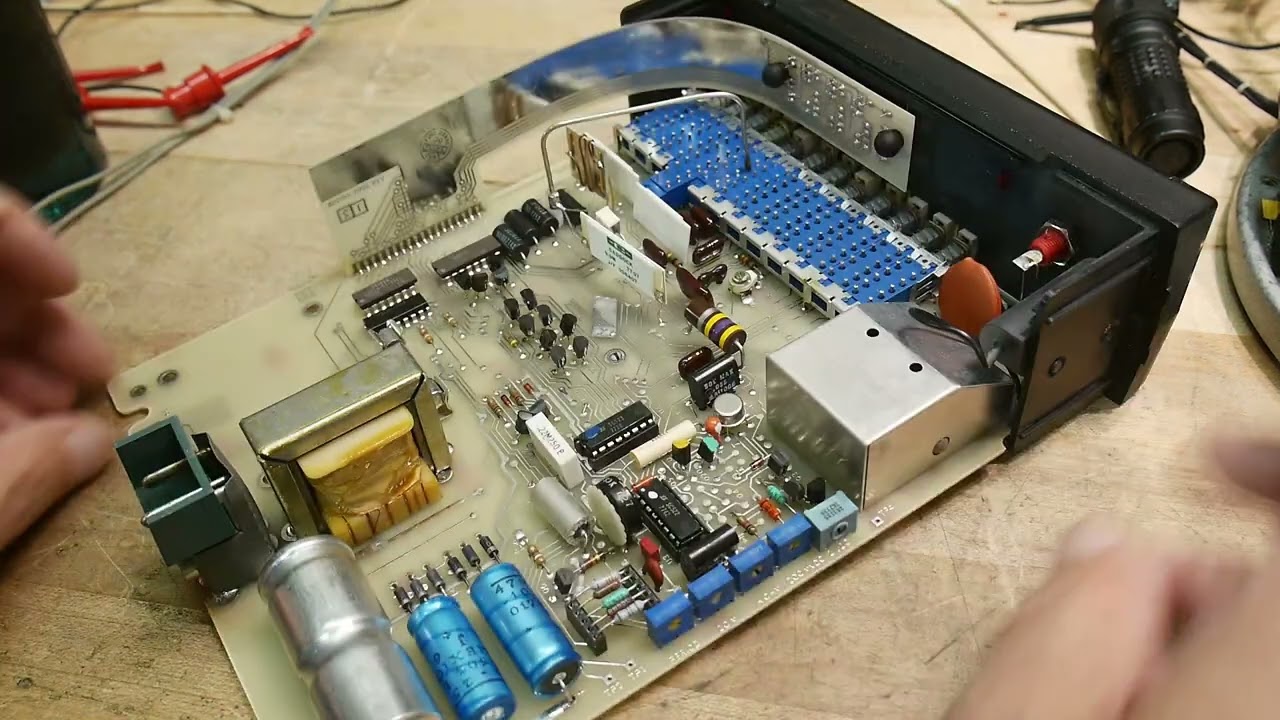 #1291 Fluke 8000A Multimeter repair (part 1 of 3) - YouTube
