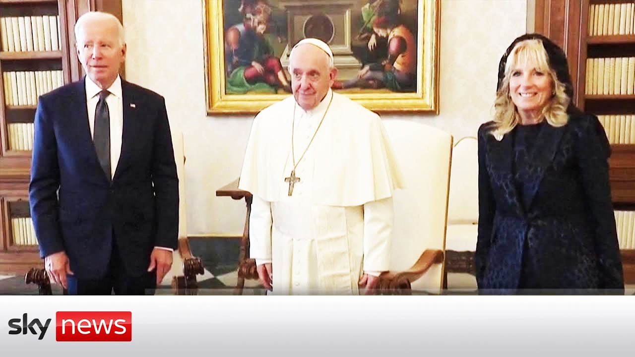President Joe Biden and Pope Francis meet in the Vatican - YouTube